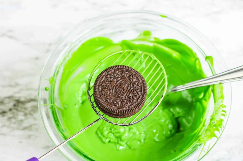 How to Make Adorable Baby Yoda Cookies - About a Mom