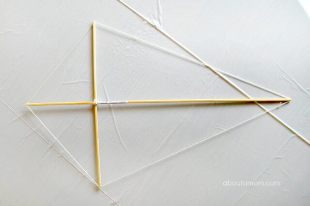 How to Make a Kite that Really Flies! - About a Mom