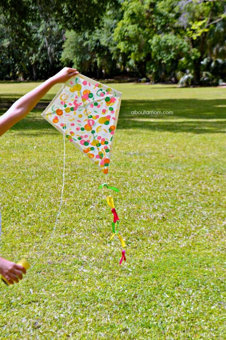 How to Make a Kite that Really Flies! - About a Mom