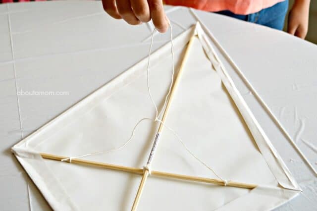 How to Make a Kite that Really Flies! - About a Mom