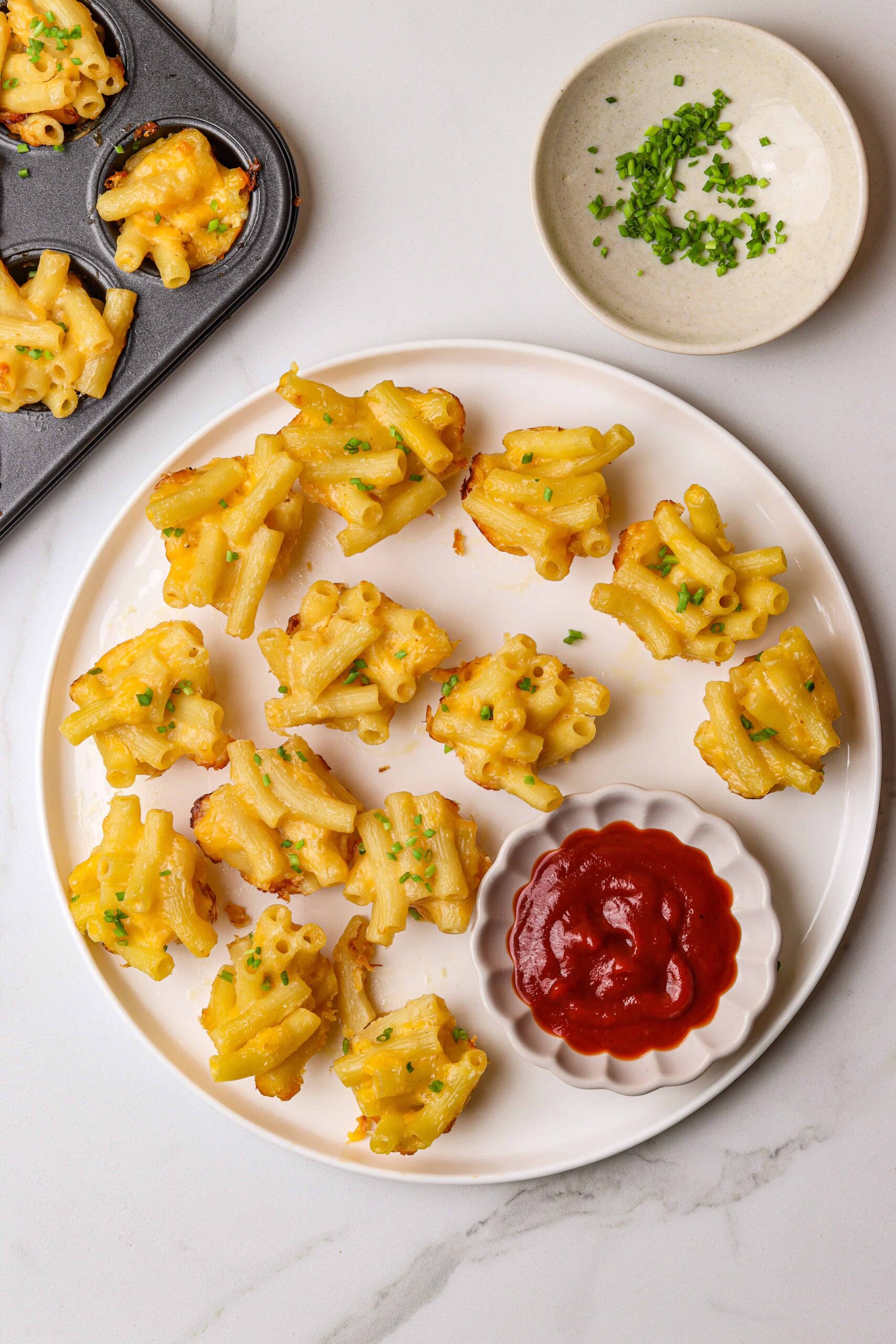 Mac and Cheese Cups (Macaroni Mini) - About a Mom