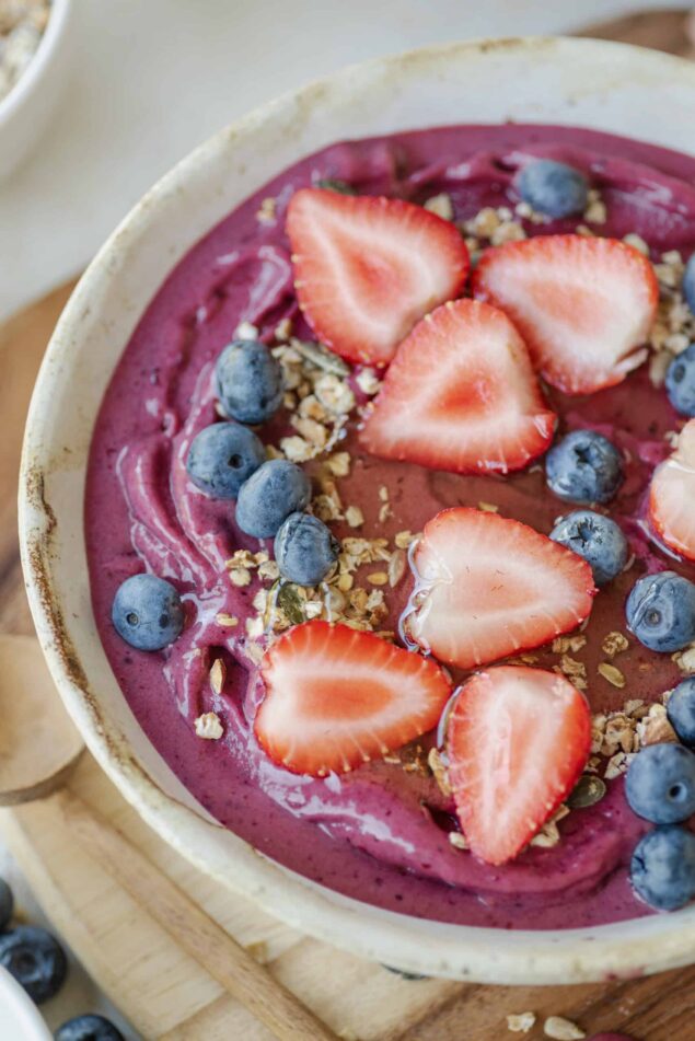Açaí Bowl Recipe - About a Mom