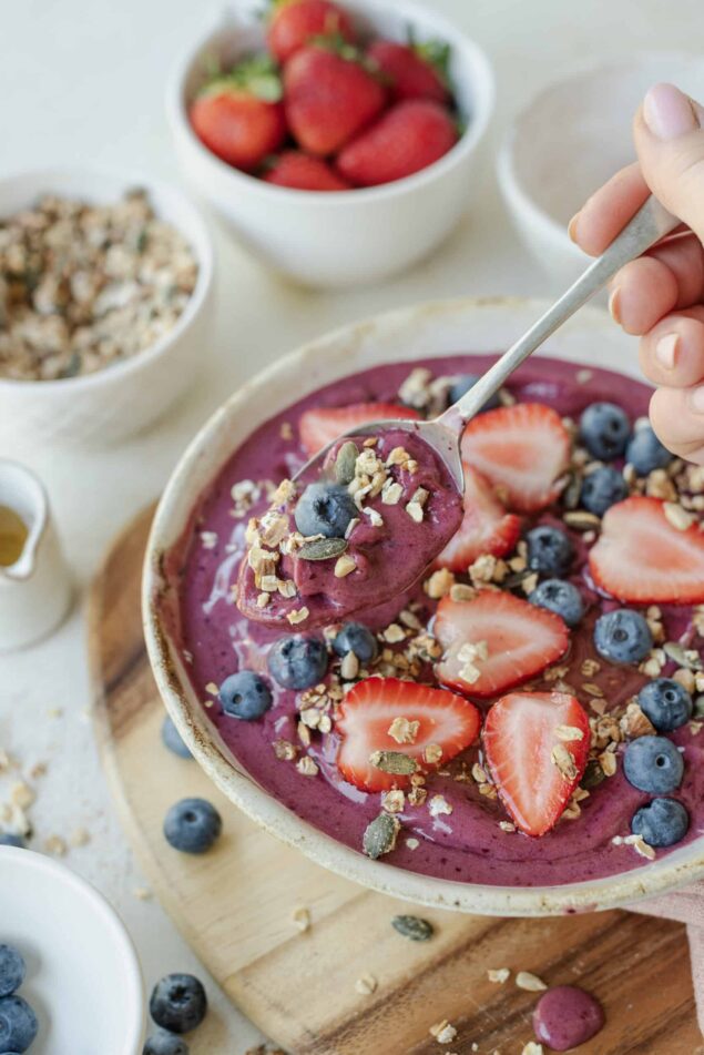 Açaí Bowl Recipe - About a Mom